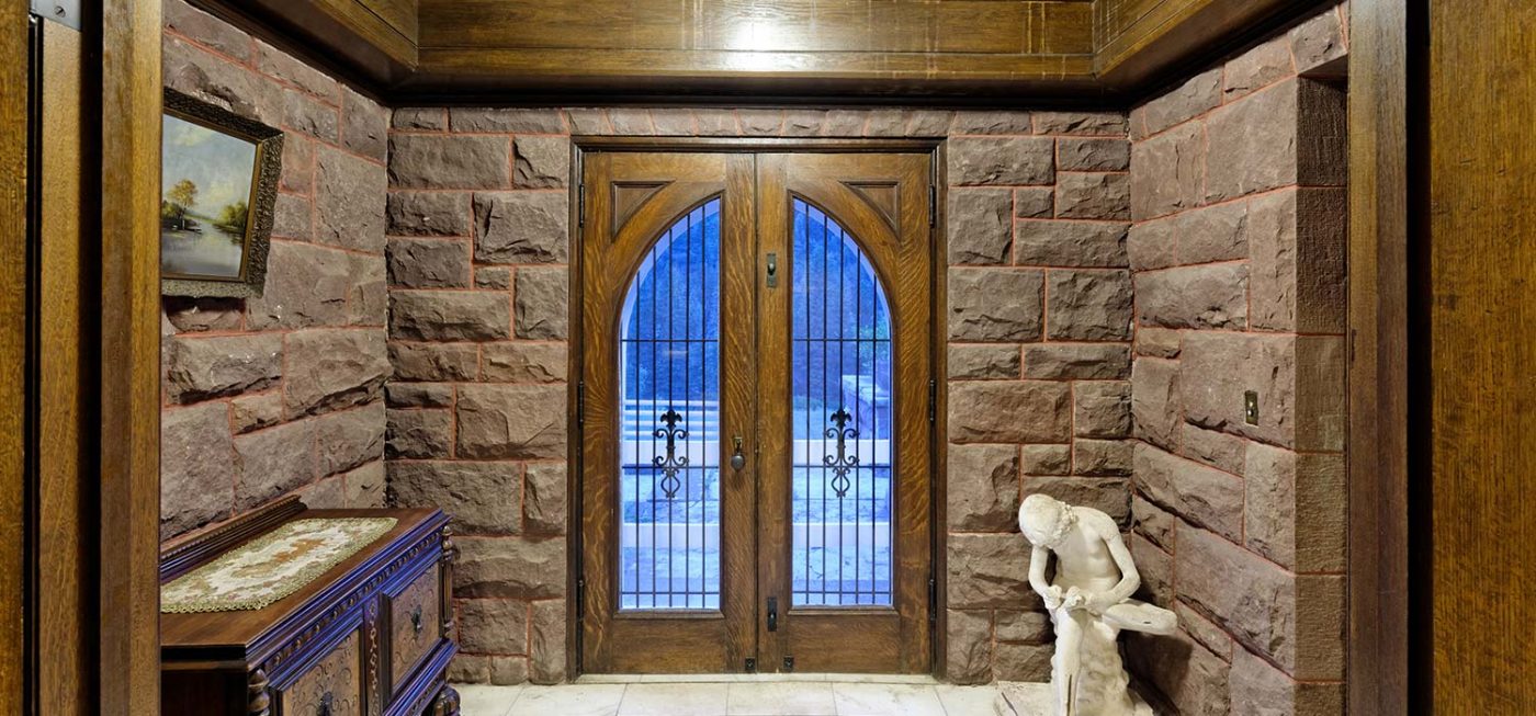 Redstone Castle - Platinum Luxury Auctions